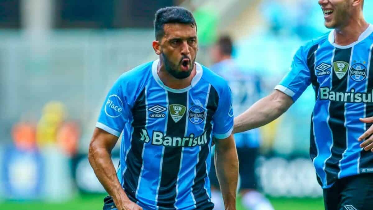 Confirmado: Edílson é do Corinthians